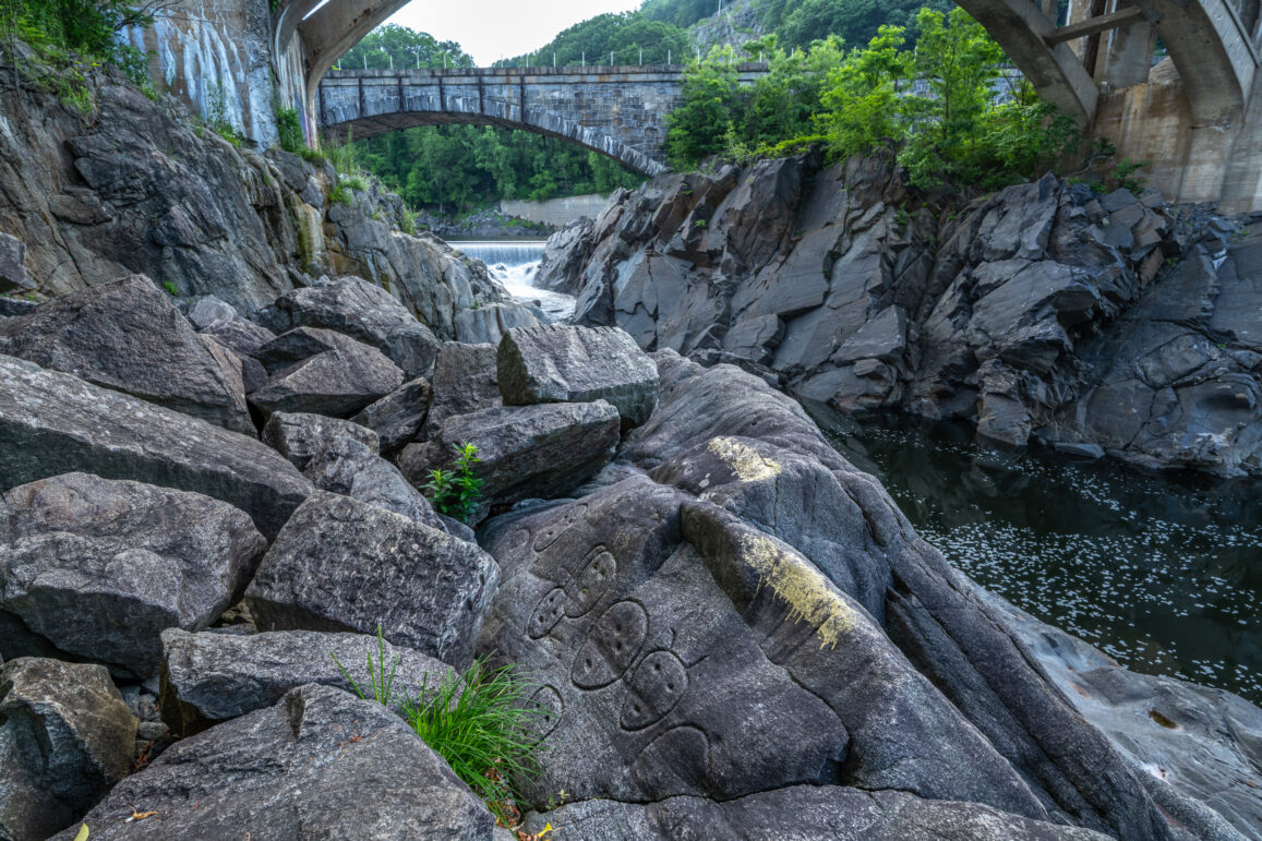 The handprint pictograph is the universal symbol for humanity » Ancient ...