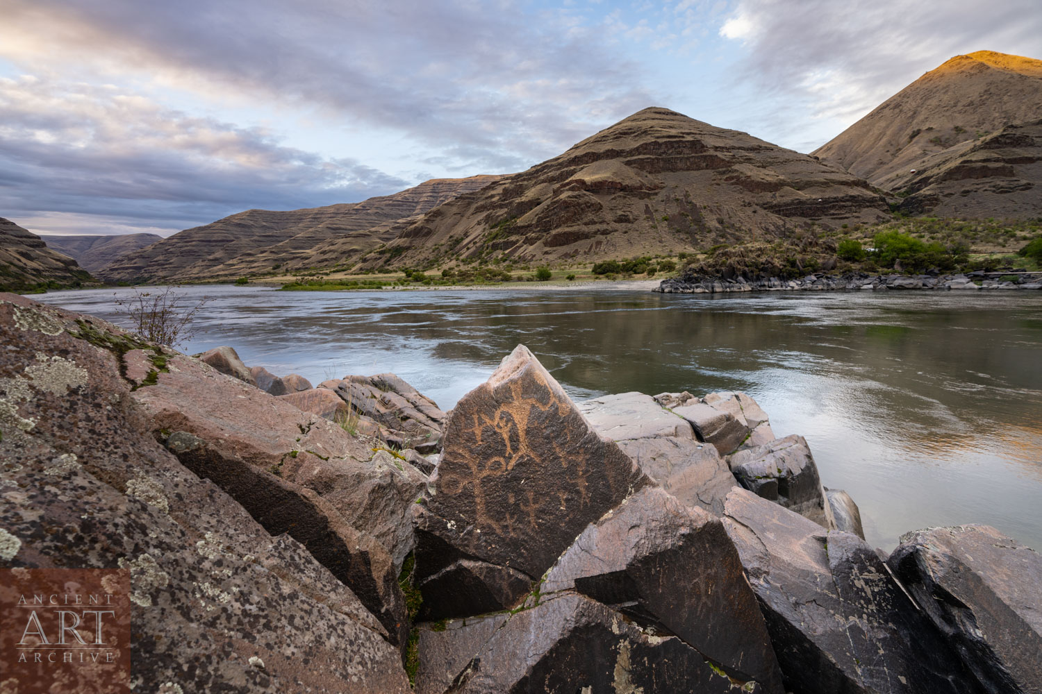 Buffalo Eddy Petroglyphs, Washington / Idaho USA » Ancient Art Archive